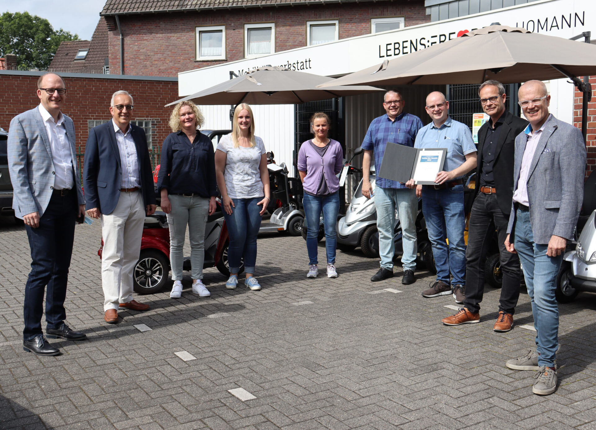 Helden des Handels: Bernd Homann erhielt Auszeichnung - DÜLMENplus